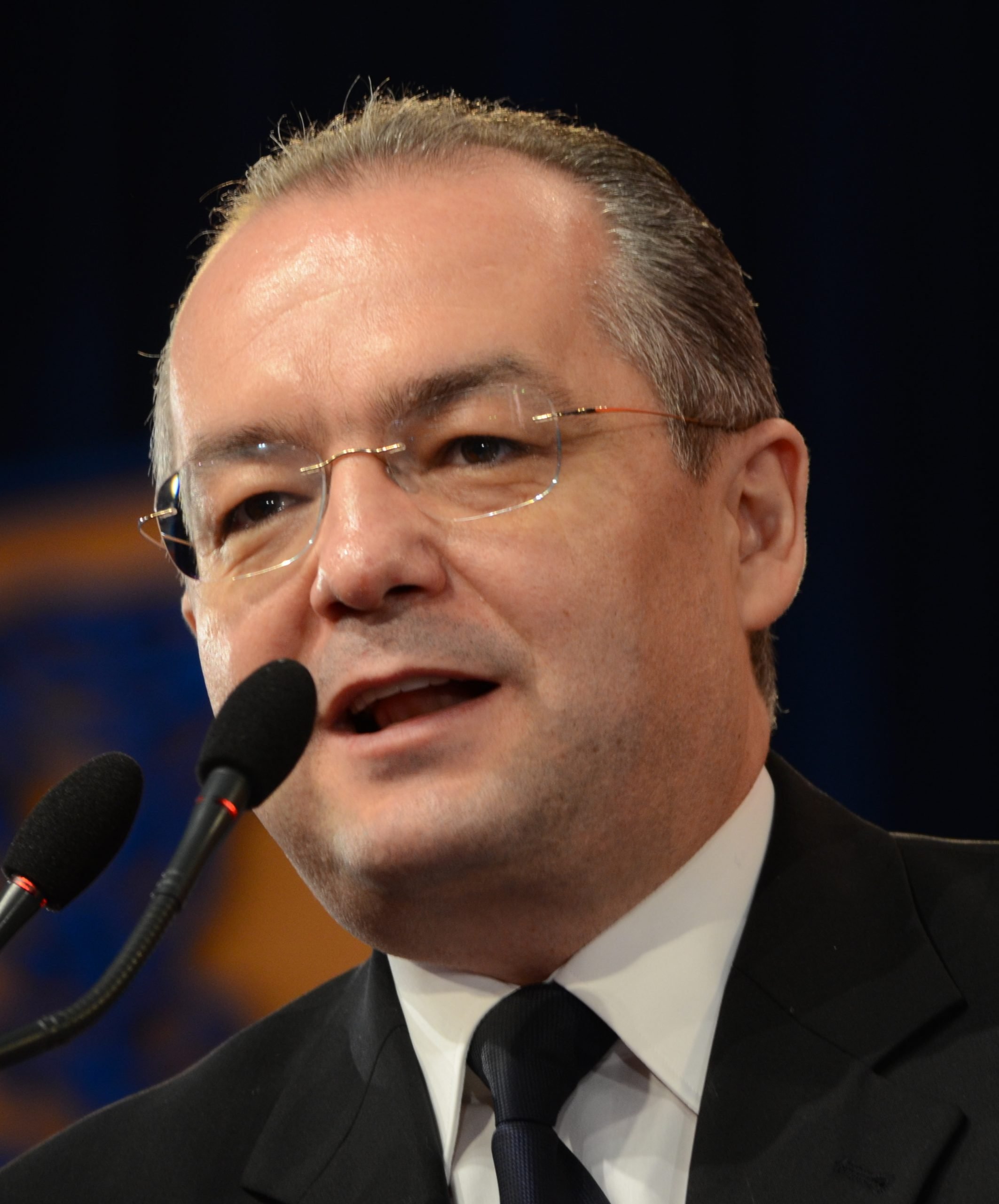 Emil Boc și factura la curent și gaze: Bă, fratele meu, ce-i asta ...