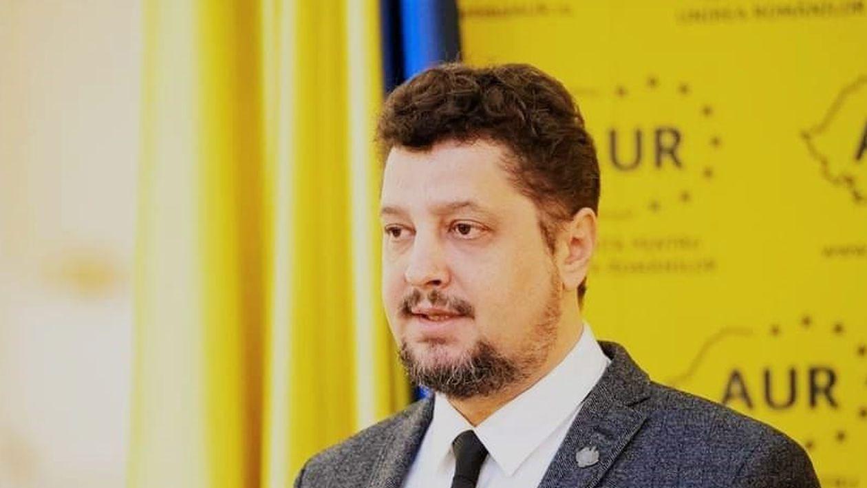 Claudiu Târziu, AUR: Pe Facebook, Clotilde Armand a schimbat stema ... Claudiu Târziu, AUR: Pe Facebook, Clotilde Armand a schimbat stema ...
