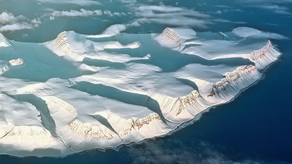 NATO şi SUA vor să îşi crească prezenţa în Arctica, în contextul ...