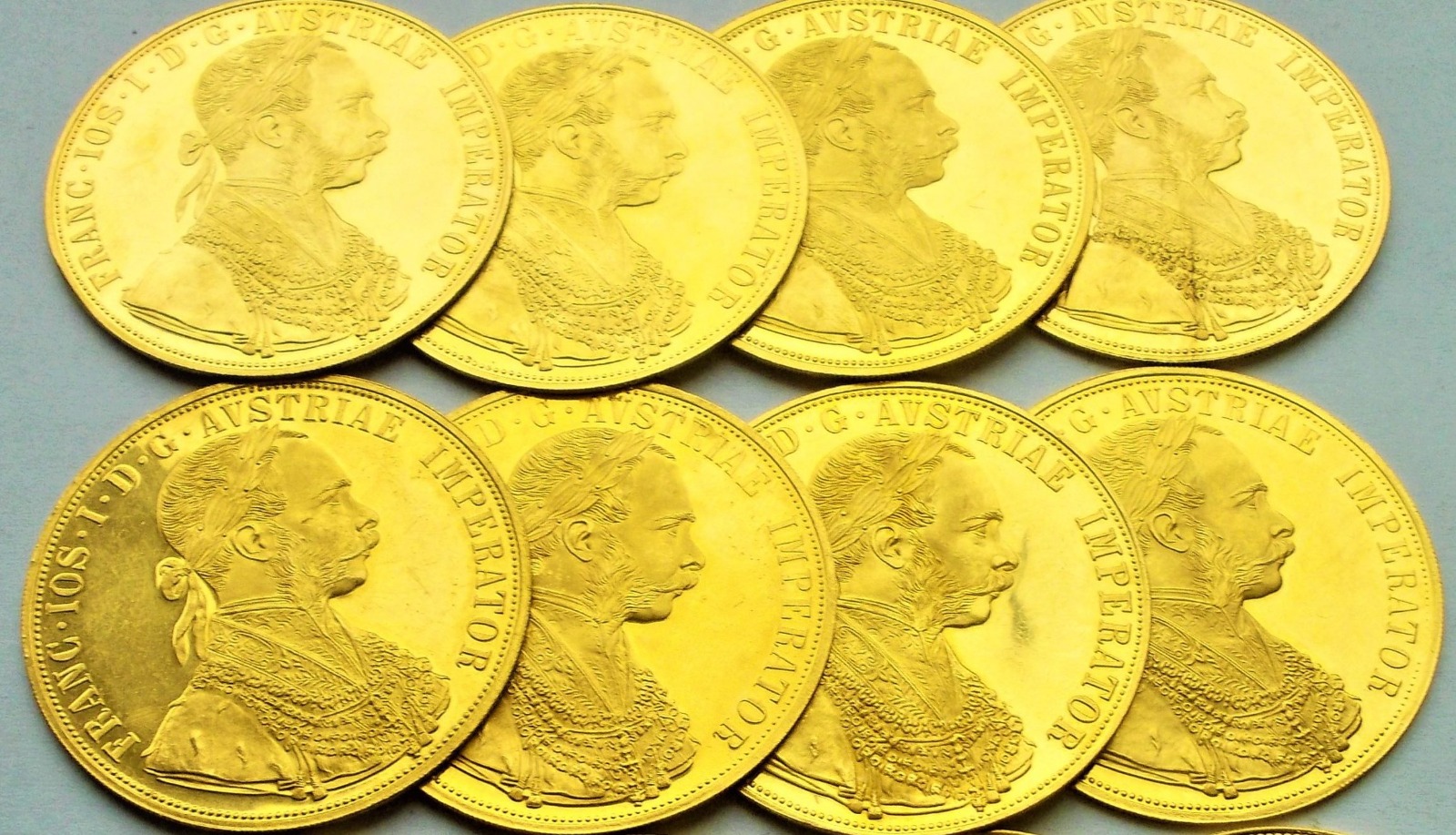 O gălățeancă a fost prinsă în flagrant în timp ce mituia doi polițiști ...