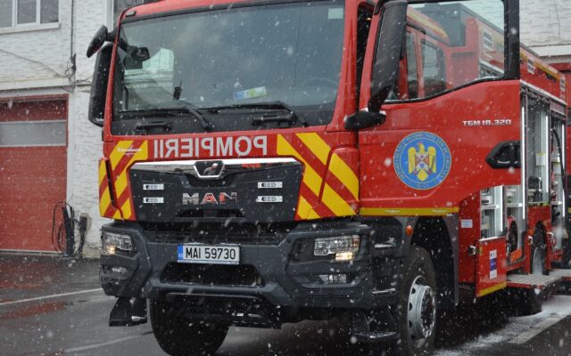 Incendiu puternic într-un bloc din Târgu-Mureș soldat cu moartea unei ...