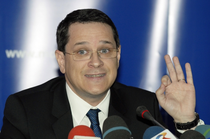 Hellvig a rămas după 8 ani în frunrea SRI, milionar în Euro!