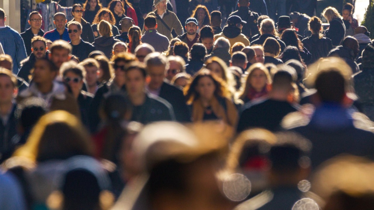 Europa: Mai multe persoane cu vârste peste 65 de ani, față de cele sub ...