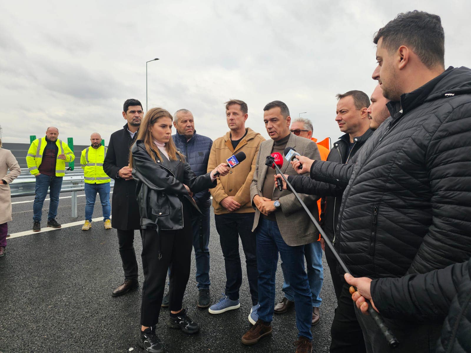 Ministrul Transporturilor, Sorin Grindeanu, și președintele CJ Ilfov ...