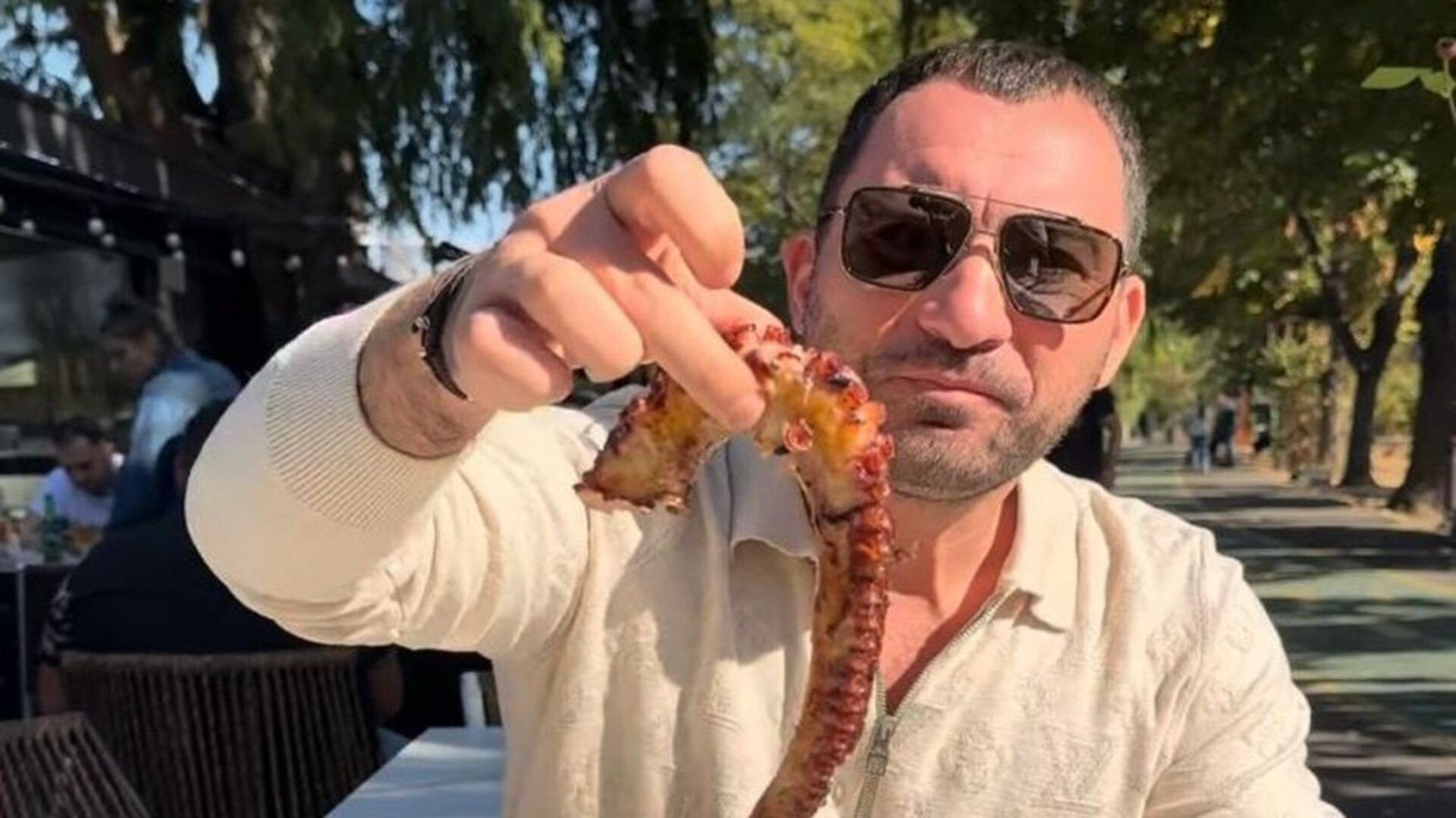 O femeie din Timișoara acuză Taverna Racilor că a făcut toxiinfecție ...