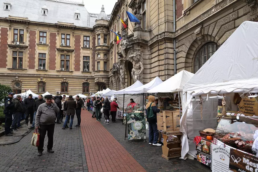 ”Lăsatu’ secului” cu produse românești, la târgul din curtea ...