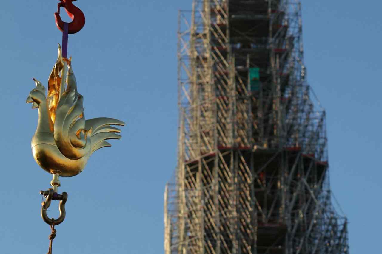 Turla Catedralei Notre-Dame primește o nouă giruetă