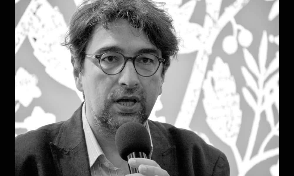 Dilema veche redevine Dilema: pentru autonomie și sustenabilitate