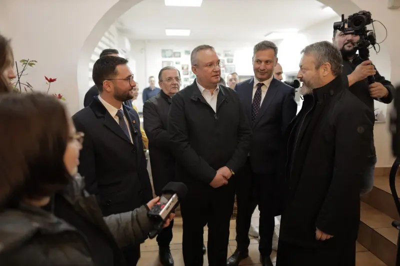 Nicolae Ciucă, impresionat de preotul Petru Munteanu de la Săvineşti