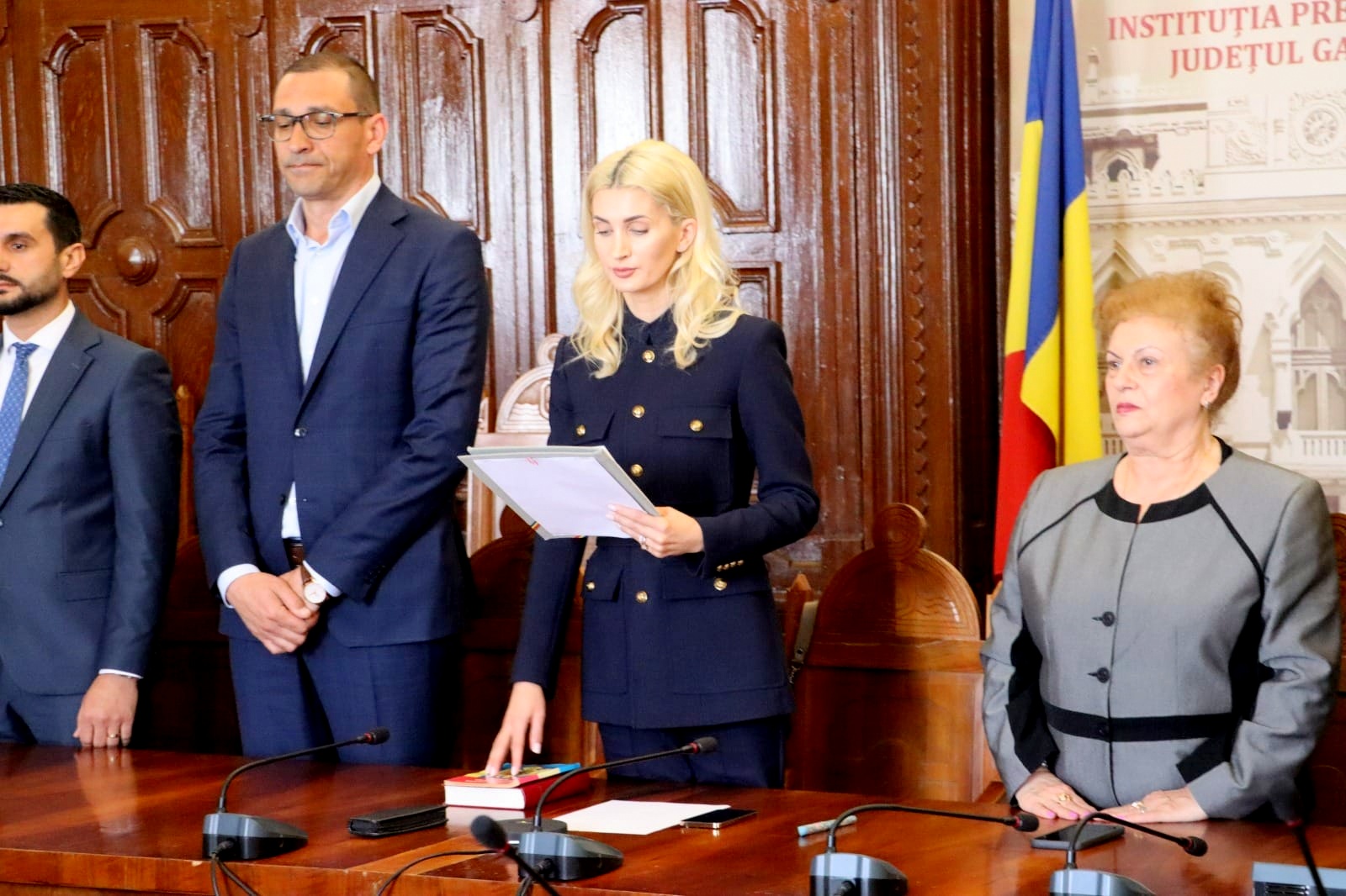 Noul prefect al Galațiului, o tânără avocată abonată la sinecurile ...