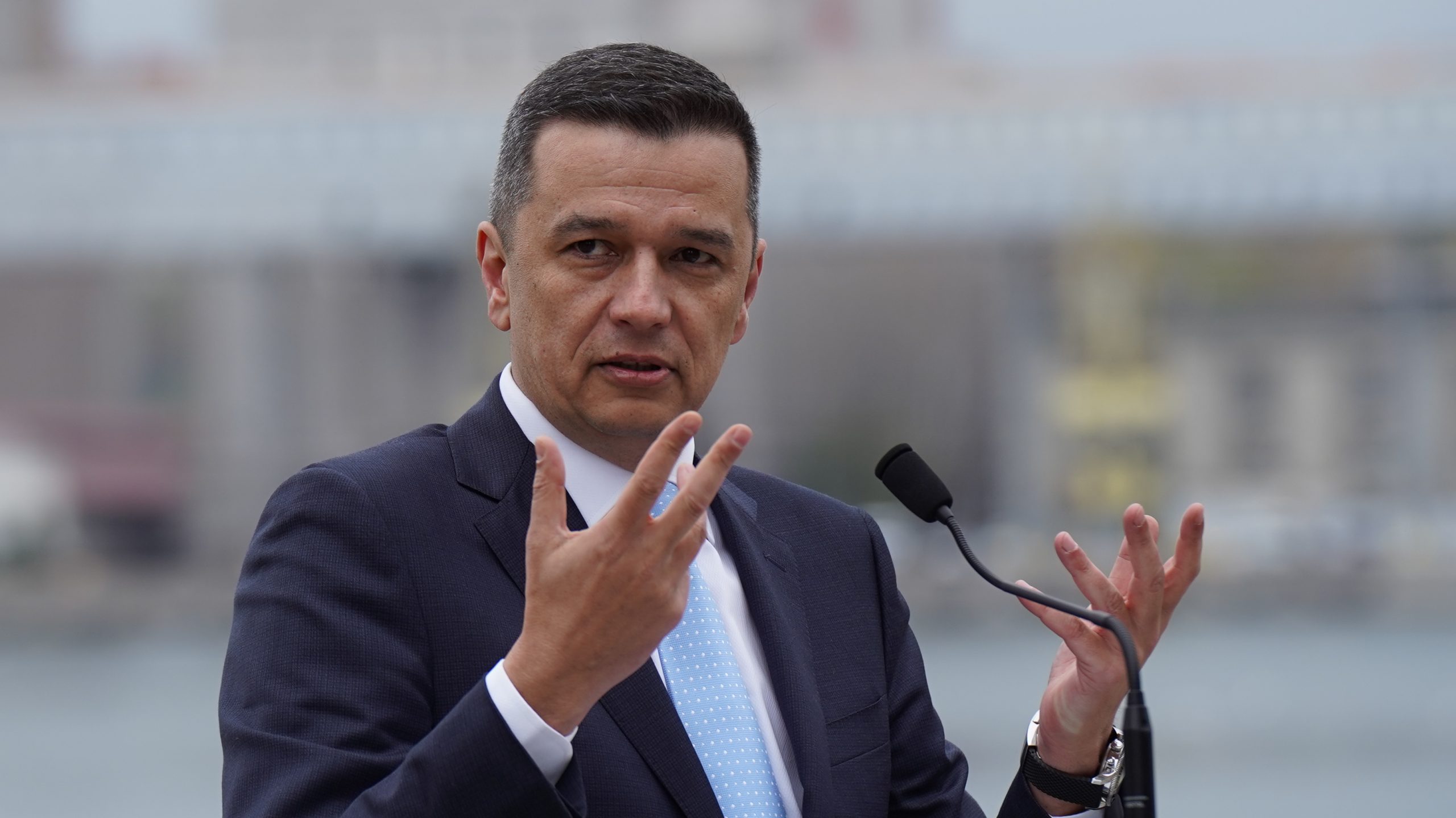 În atenția DNA. Sorin Grindeanu a pompat 2.000.000 de euro în două spitale CFR pe care le va da ...