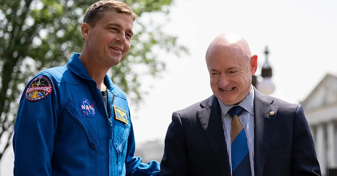 Mark Kelly: un astronaut ca vicepreședinte al Kamalei Harris