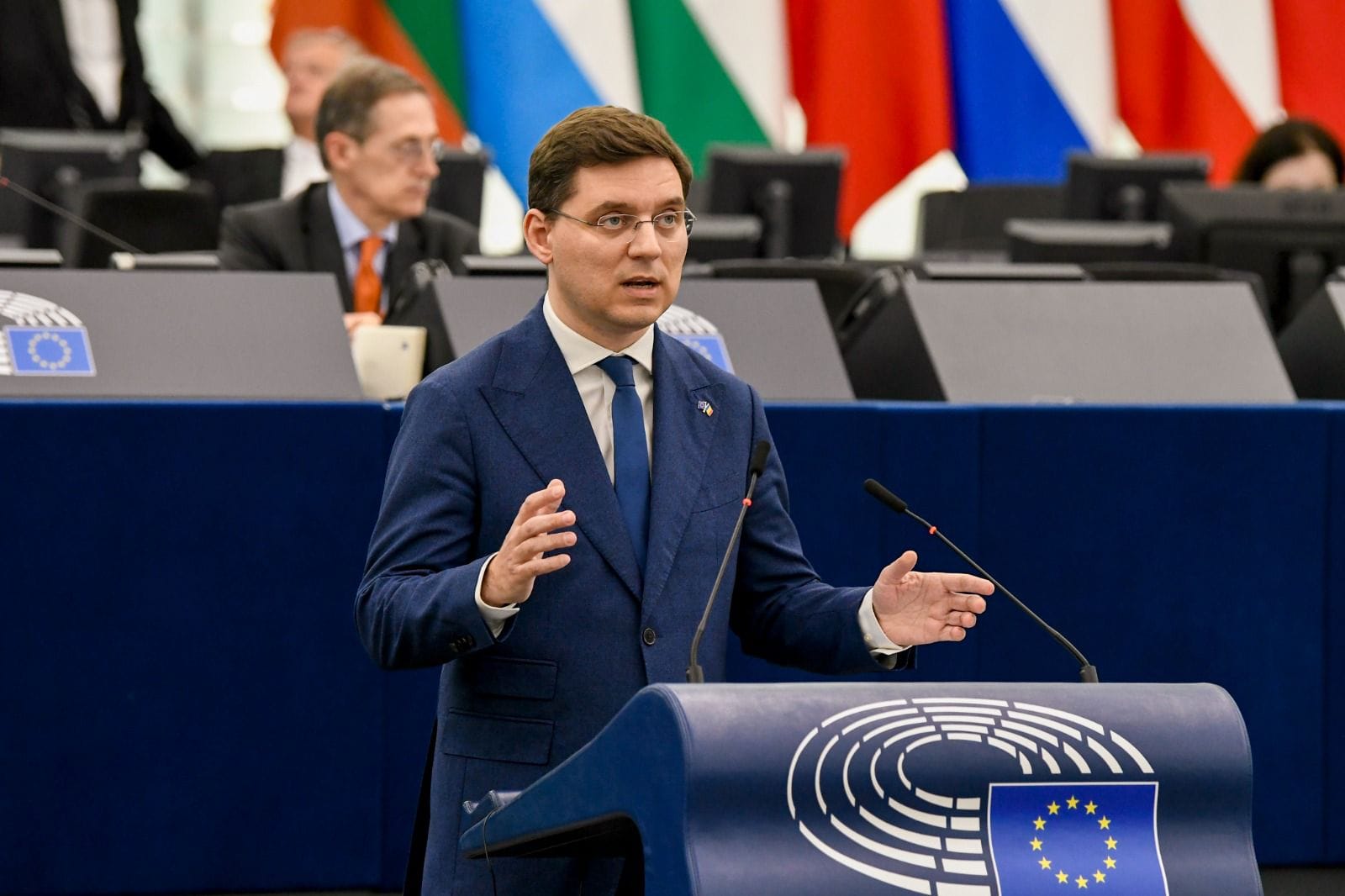 Victor Negrescu, în cărți pentru funcția de comisar european sau ...