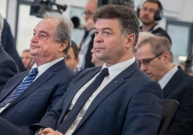 Care este județul unde unchiul și nepotul candidează pentru Senat și Camera Deputaților