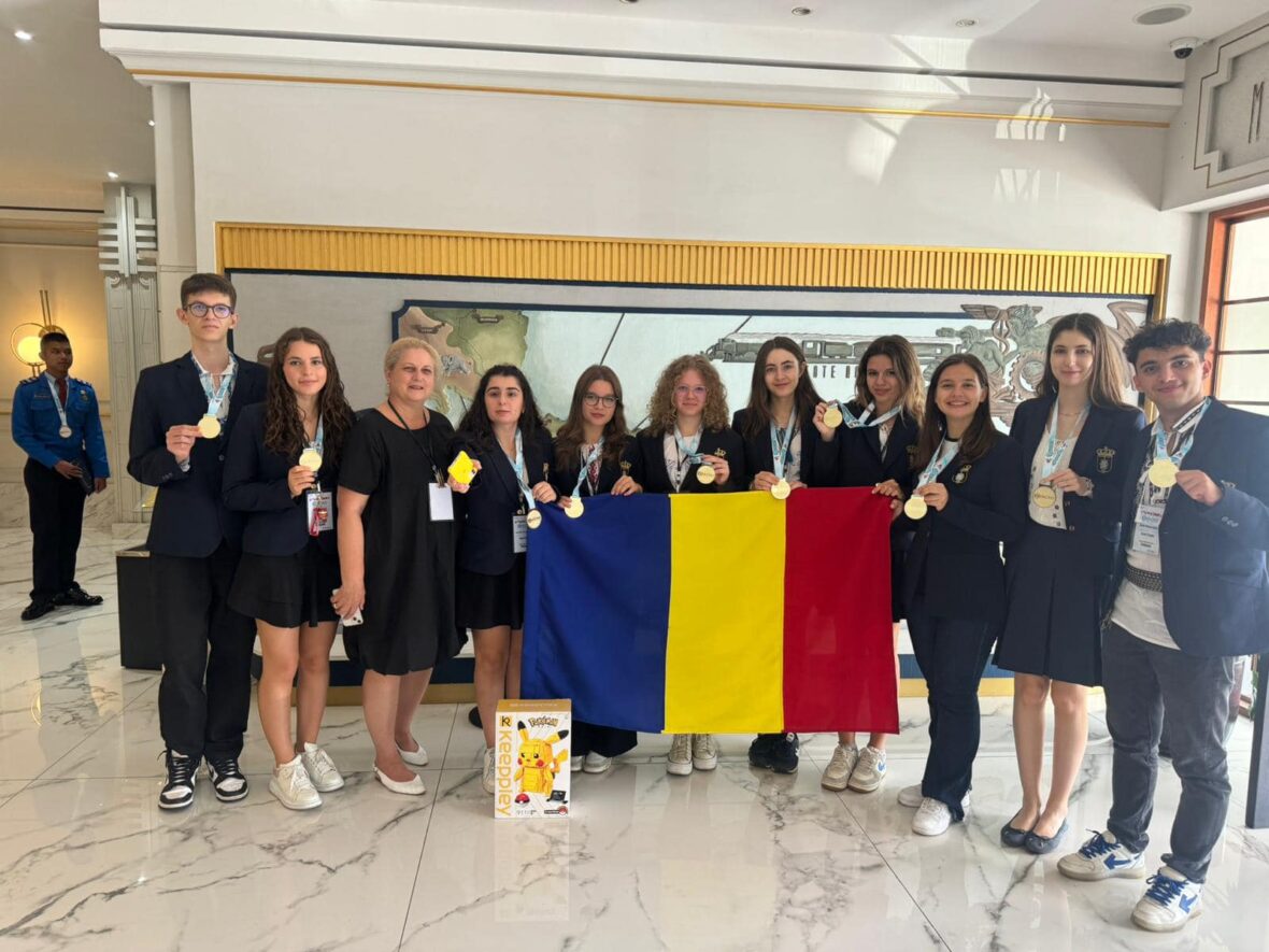 Elevii olimpici ai României au adus acasă 12 medalii de aur. Cine sunt ...