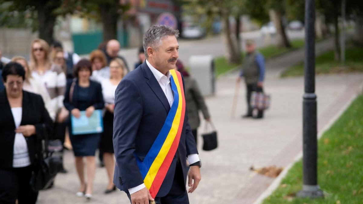 Primarul din Bușteni a fost reținut. Mircea Corbu a agresat o femeie ...