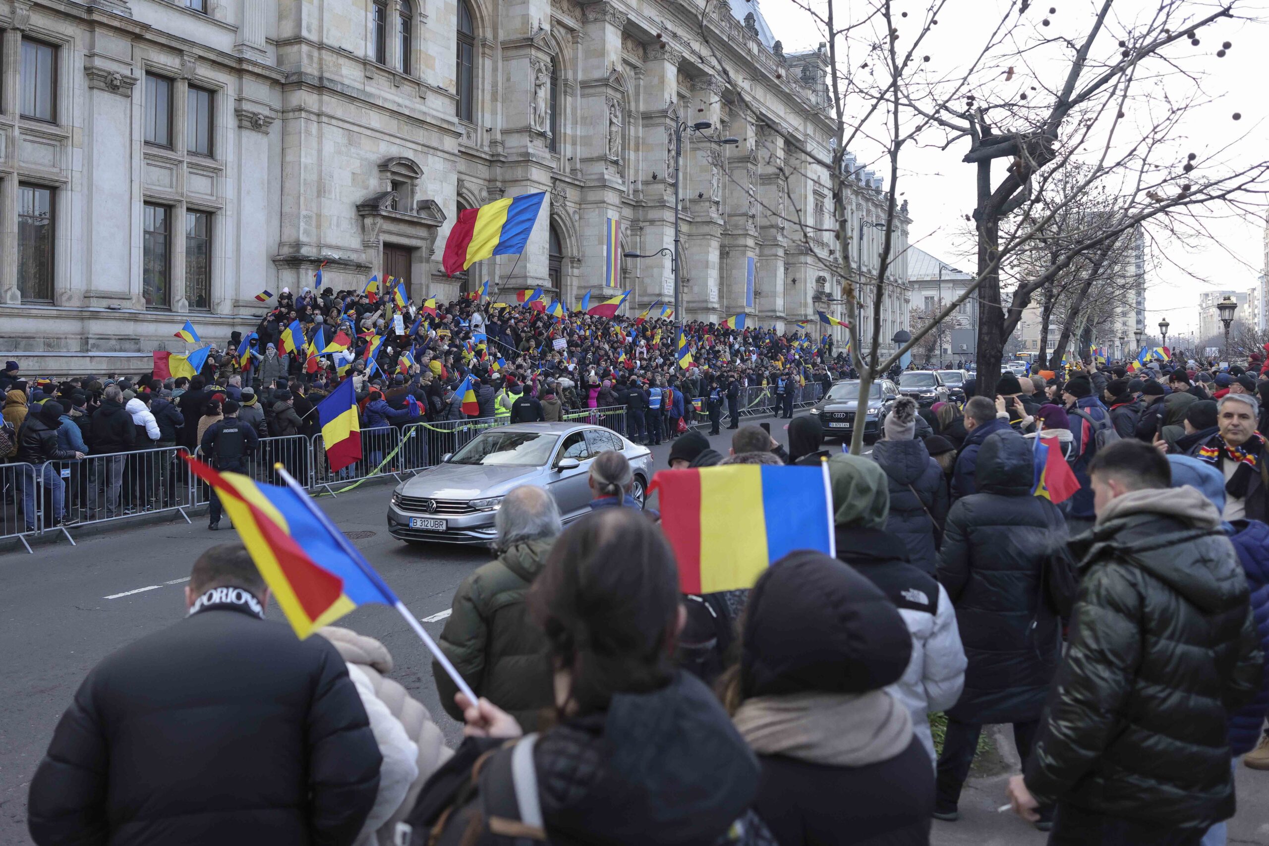 Instigare la revoltă: Proteste și amenințări în fața Curții de Apel ...