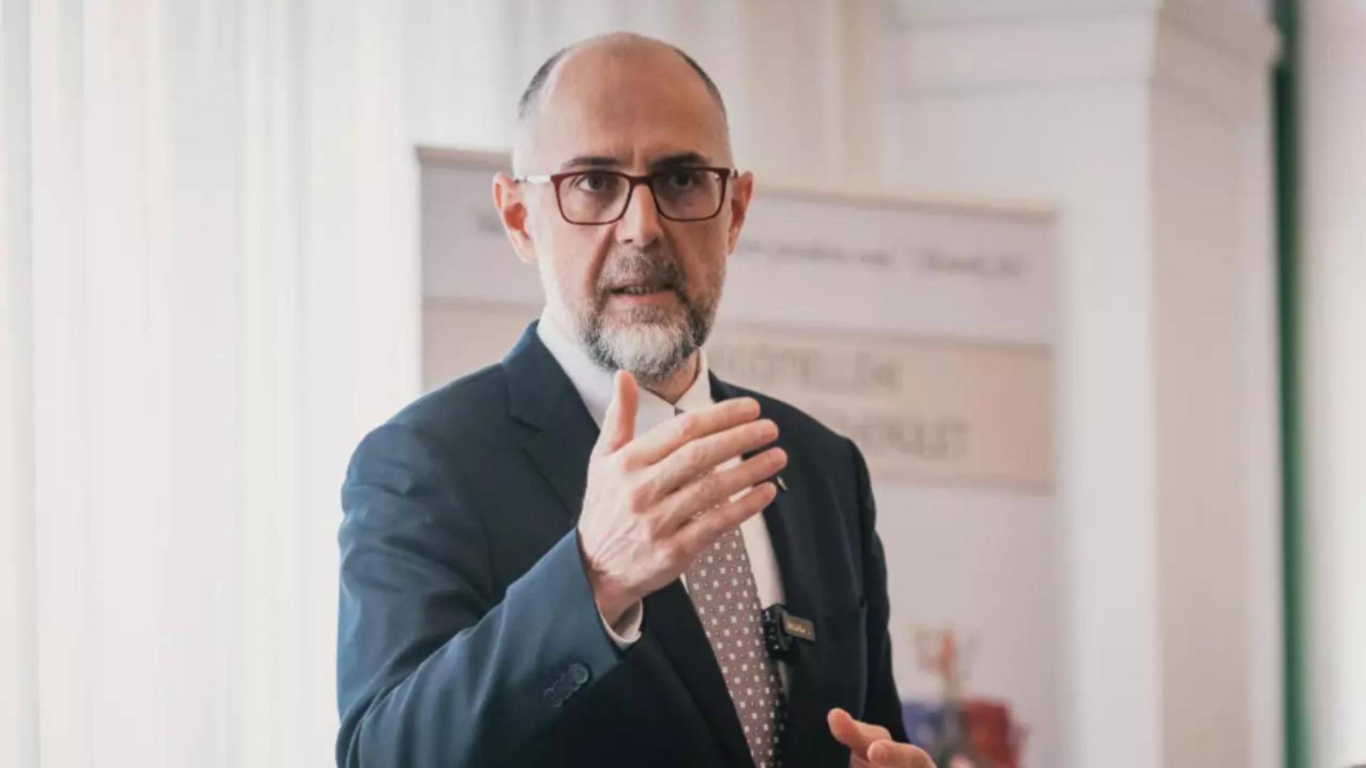 Kelemen Hunor: Poți să reduci personalul cu 10-15, până la 20%