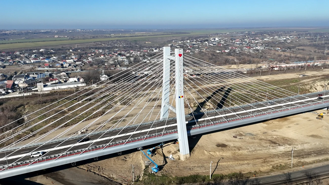 S-a deschis primul pod hobanat din sud-estul României! Are 500 de metri ...