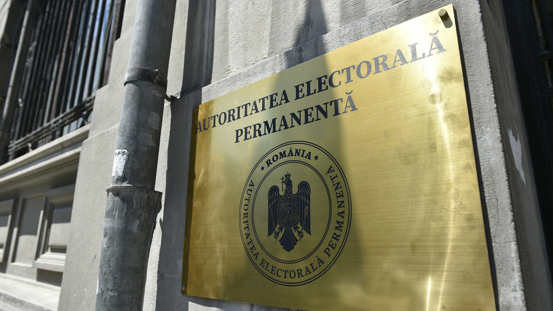 Peste 2.000 de români din străinătate s-au înscris pentru votul prin ... Peste 2.000 de români din străinătate s-au înscris pentru votul prin ...