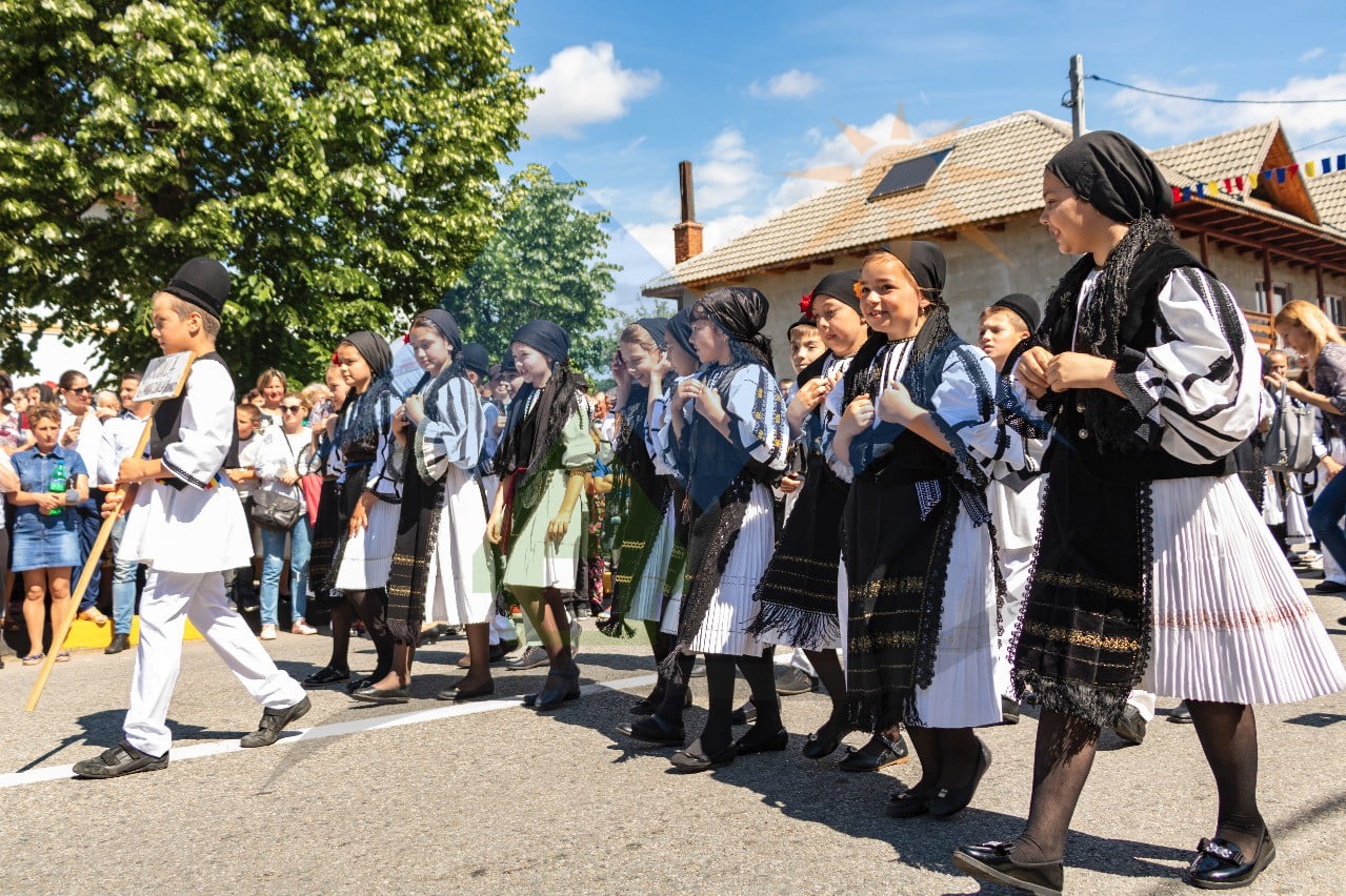 Ciobanii de la Novaci au marcă înregistrată pentru transhumanța în ...