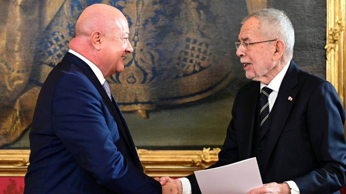 Christian Stocker este noul cancelar al Austriei. Guvernul a depus ...