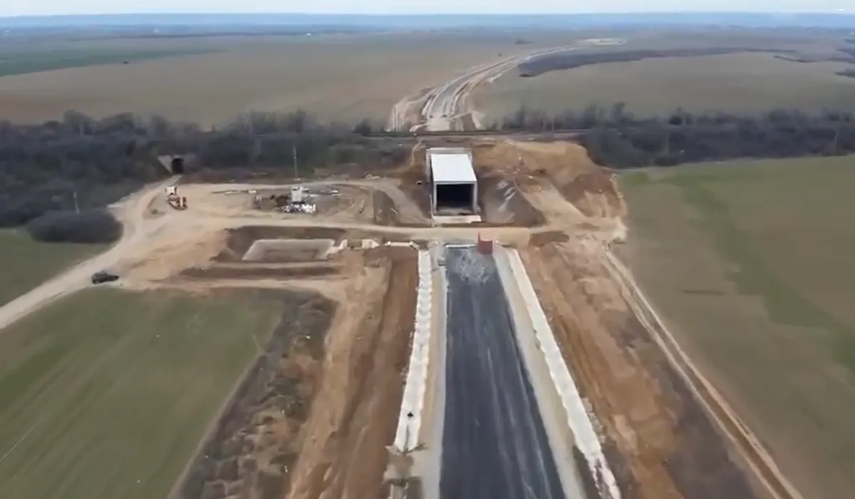 Ultima zvâcnire de orgoliu a constructorului, pe centura unui municipiu ...