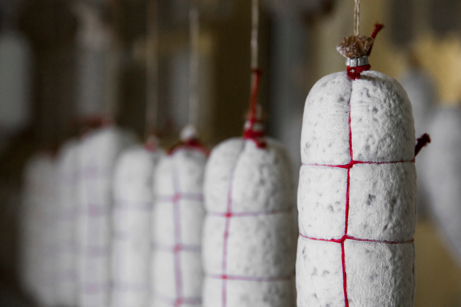 Revenire spectaculoasă! Un mare producător român de mezeluri