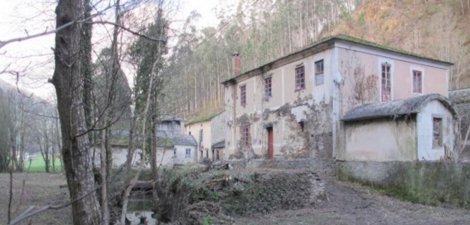 Un sat pitoresc din Spania, scos la vânzare la preţul unui apartament ...