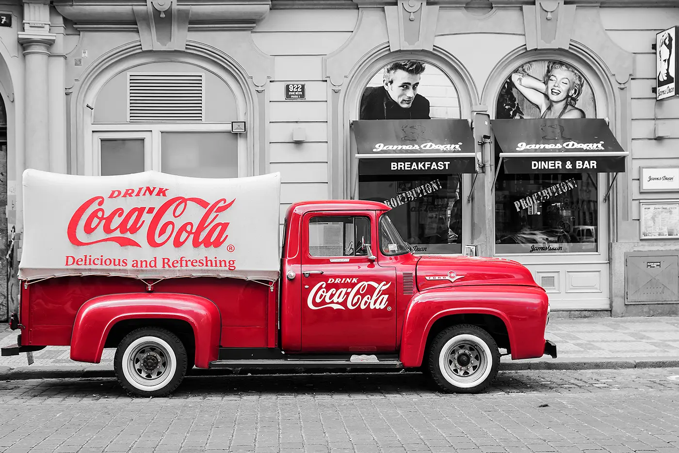 139 de ani de istorie Coca-Cola. Ce a însemnat pentru români