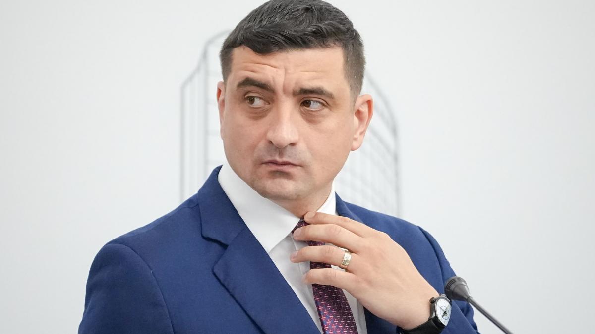 George Simion își încheie campania electorală la Paris.