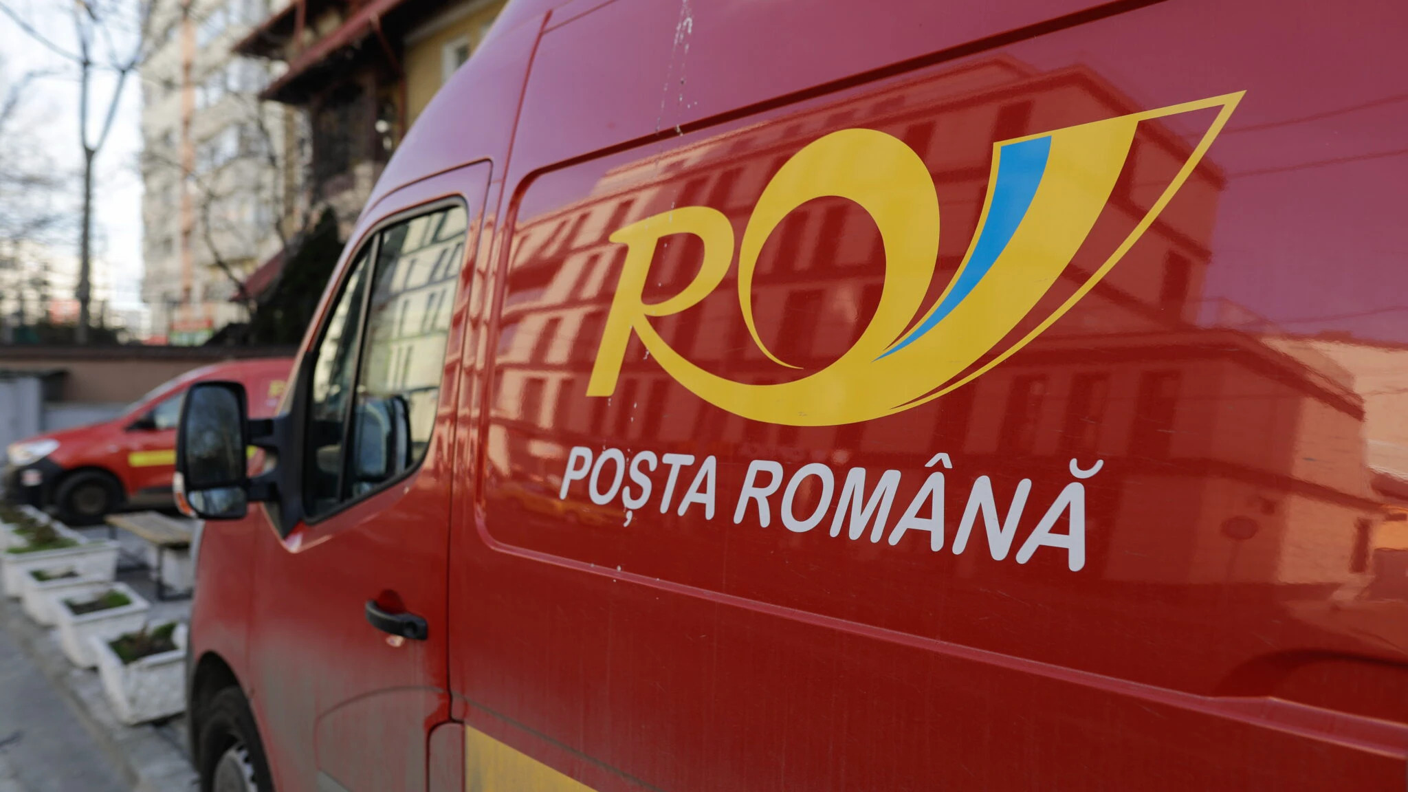 Poșta Română face investiții masive pentru curierat și transport