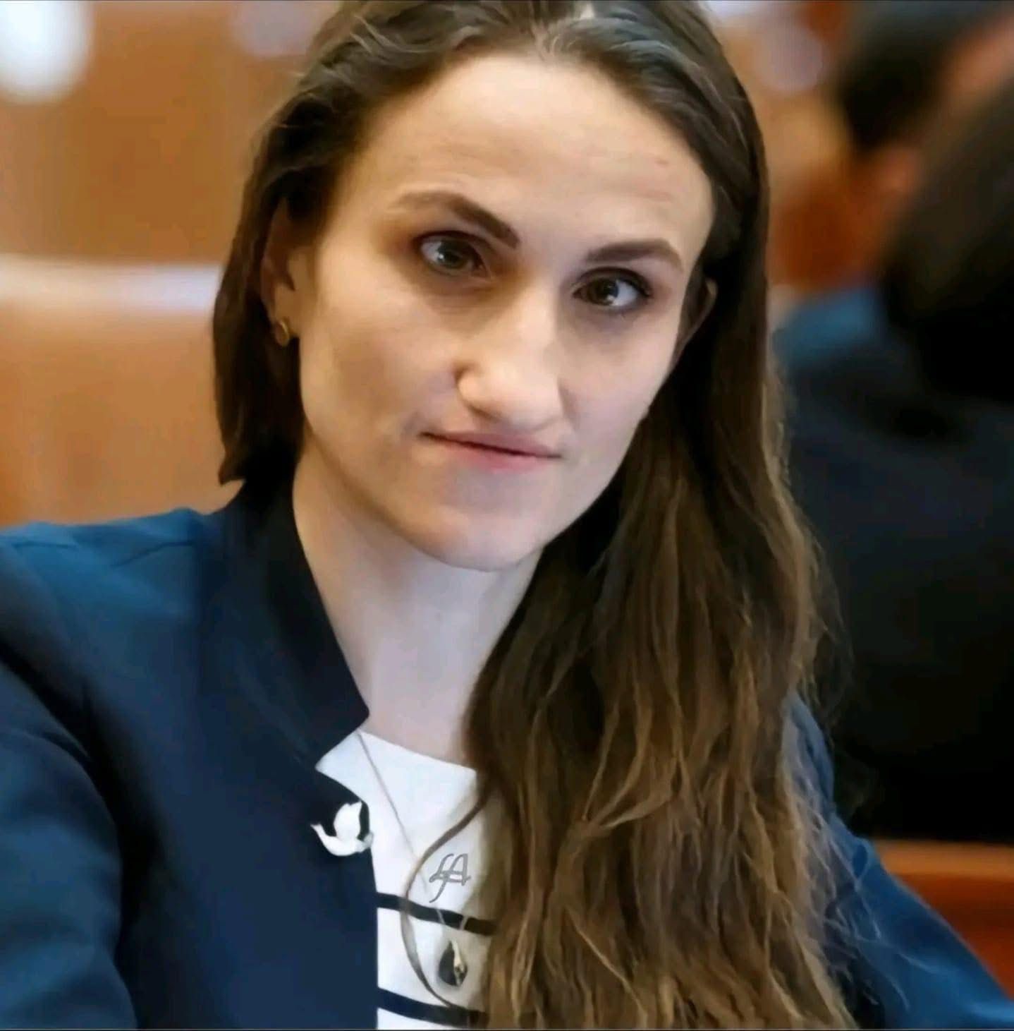 Cine este „vrăjitoarea” cu prazul, a lui Cioloș, care va da ora exactă ...