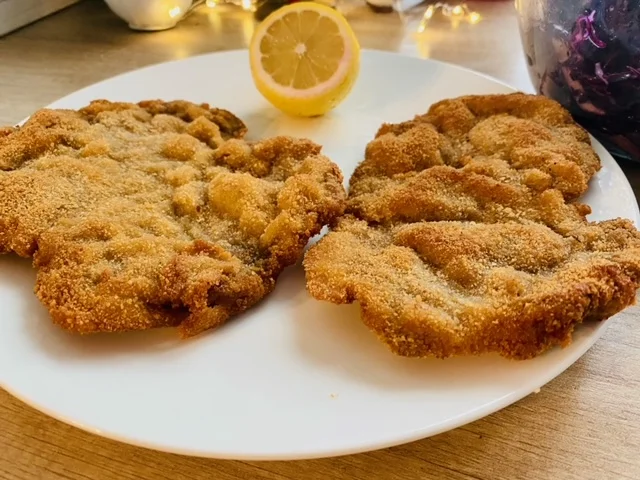 Rețeta simplă și delicioasă de șnițel vienez cu sos bearnaise