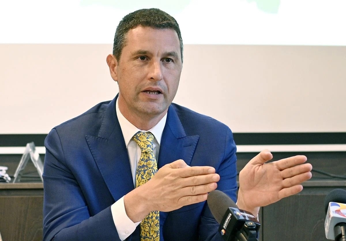 Reformă cu măsuri dure: popriri pe ajutorul social, restricții pentru ...