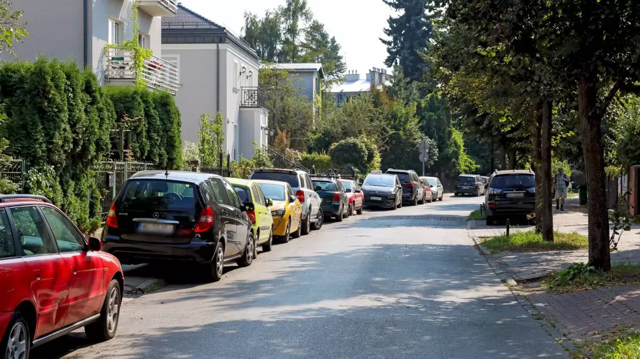 Codul Rutier: Parcarea pe trotuar în 2025