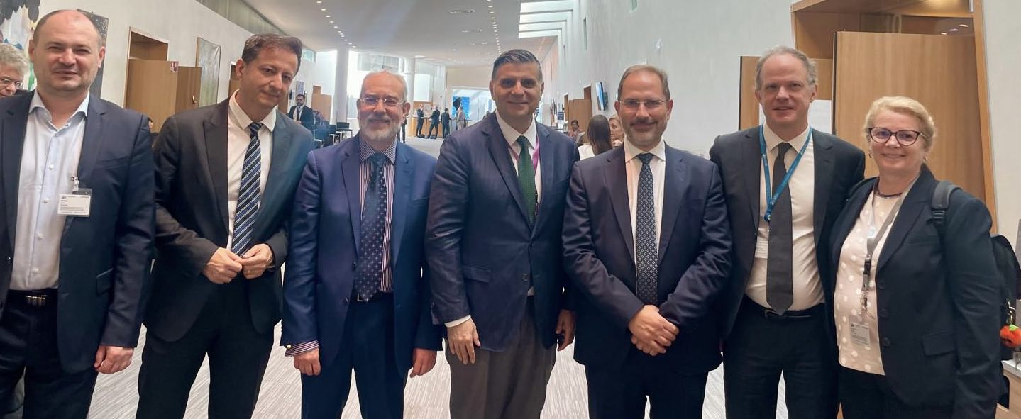 România, reprezentată la Paris la Săptămâna Financiară OECD. Alexandru ...