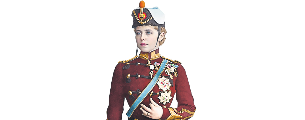 Regina Maria: Regina Soldat, Regina Soare și Mama Răniților- 150 de ani ...