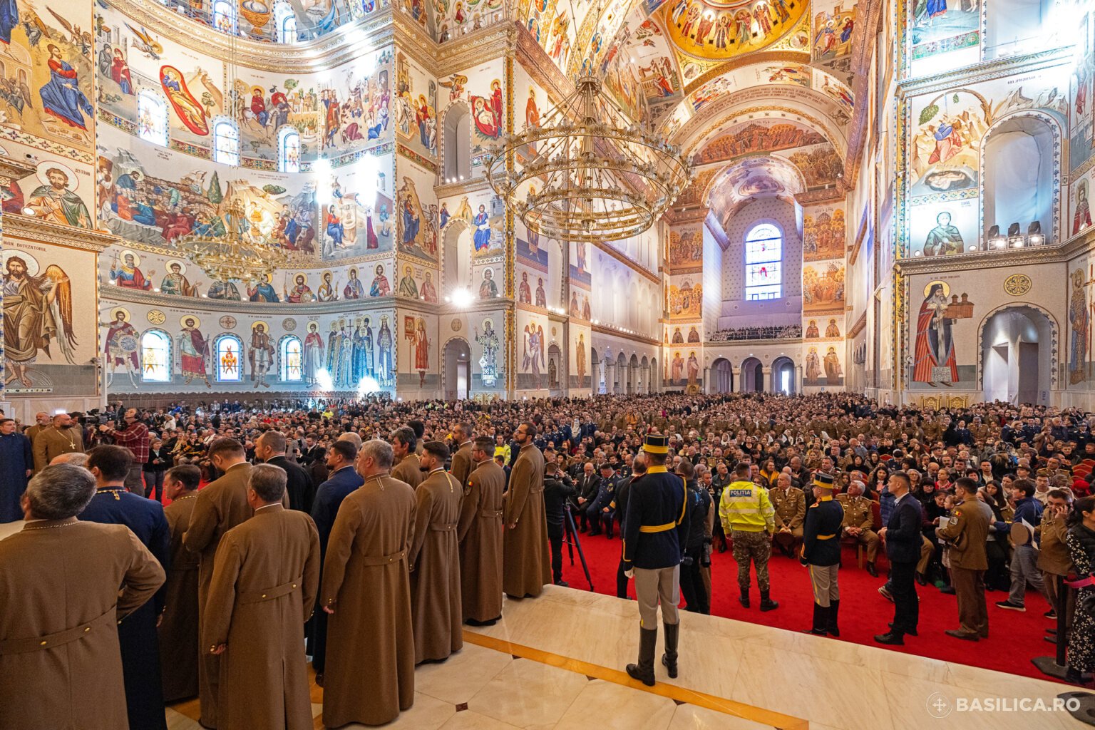 Catedrala și fantoma lui Radu Gyr: o confuzie care spune prea multe ...
