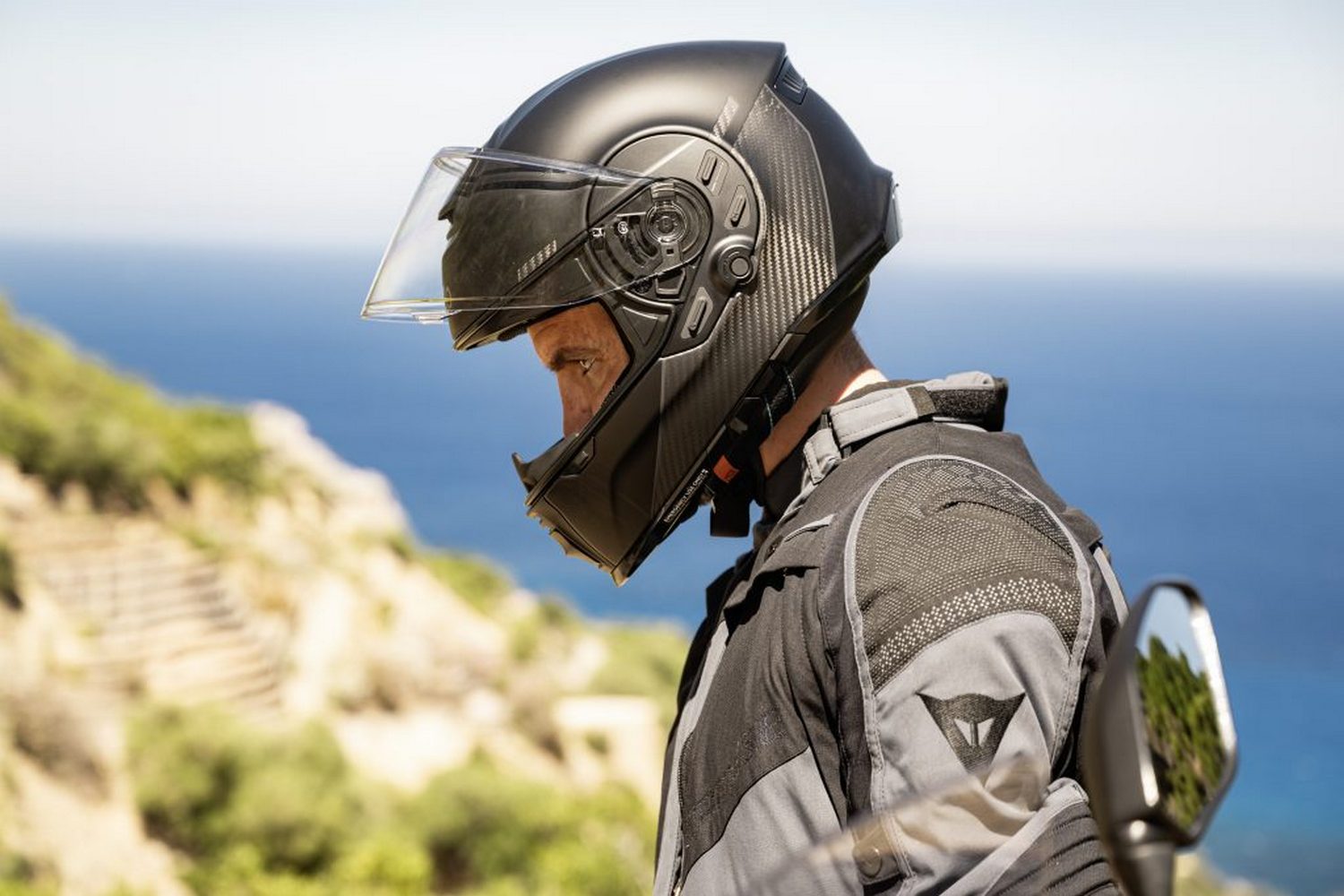 Cardo Systems revoluționează echipamentele moto cu prima cască ...