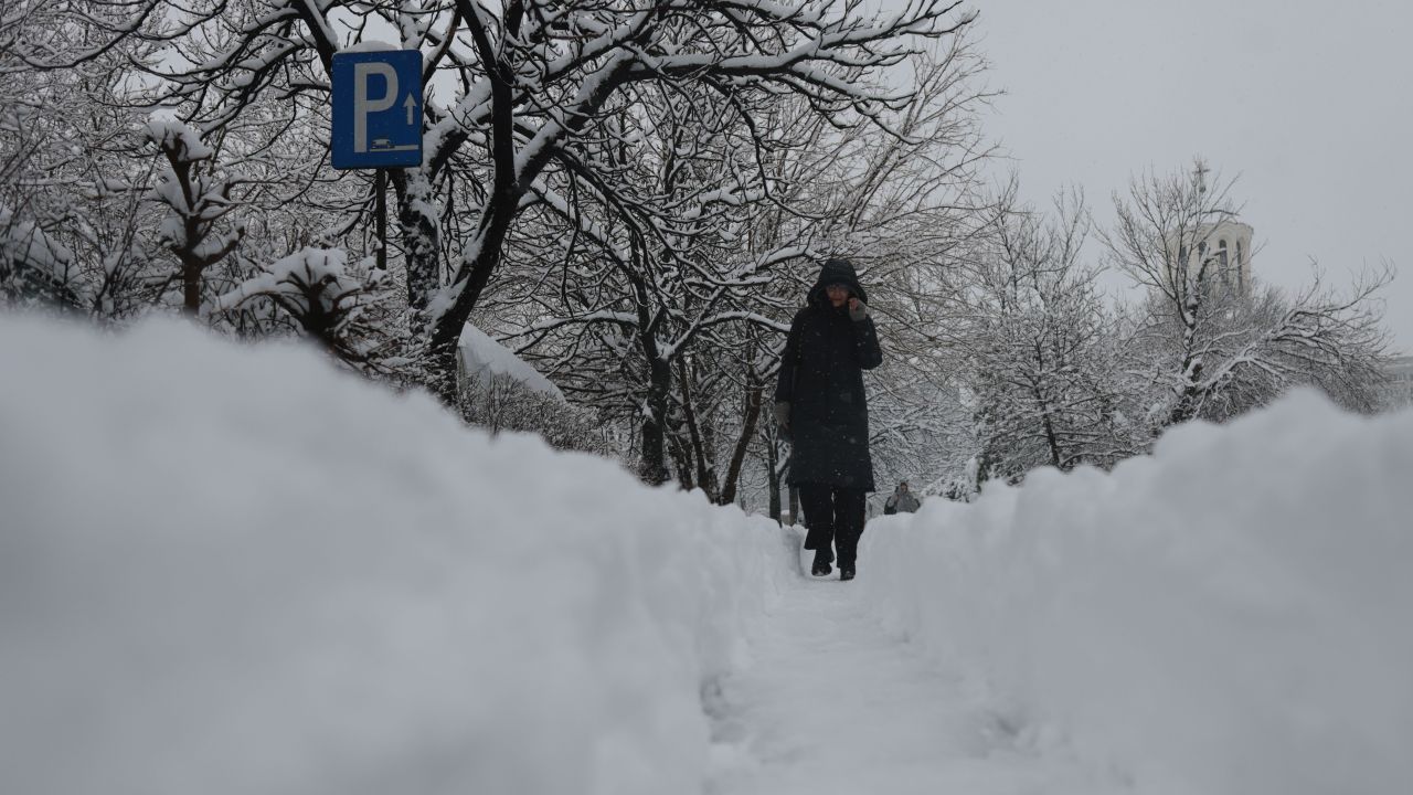Viscolul lasă România în beznă