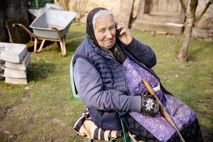 Premierul din casa de lut: Floarea Bolojan, mama lui Ilie Bolojan ...