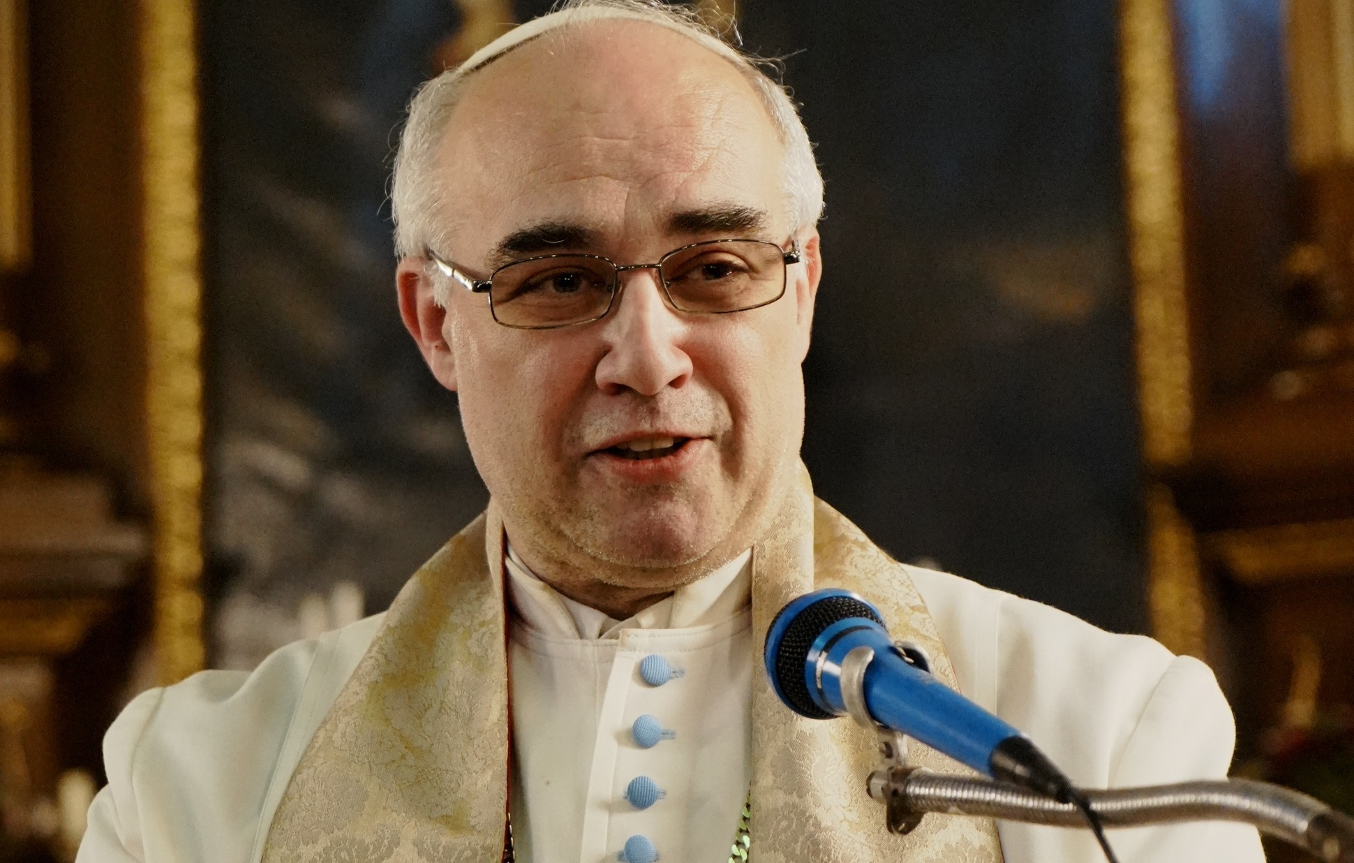 Scandalul abatelui din Oradea ia amploare: Se cere convocarea oficială ...